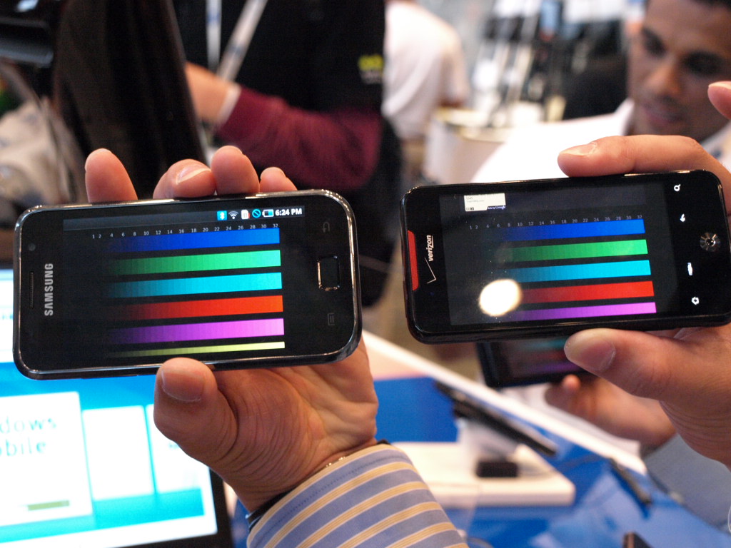 Quick look at the Samsung Galaxy S and the Super AMOLED and Daily Briefing