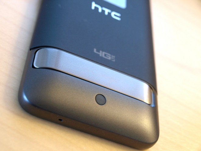 REVIEW: Verizon HTC Thunderbolt – Screaming along at 4G LTE speeds (at ...