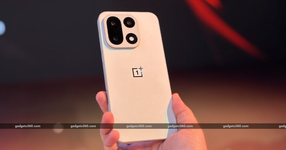 OnePlus 15 may support Quick Share and AirDrop file transfers